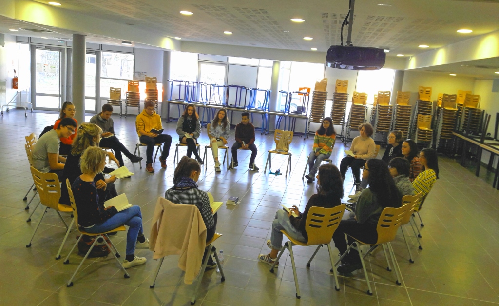 Un trimestre d'option théâtre, des créations et un beau parcours du spectateur ! - Vie du lycée ...